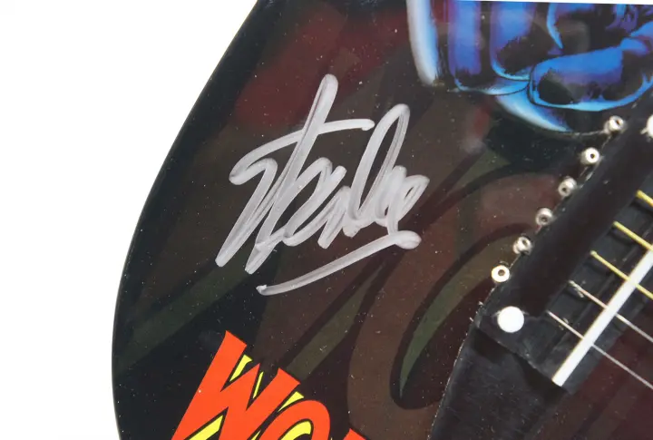 Peavey Marvel X-Men Wolverine Graphic 1/2 Size Acoustic Guitar Signed ...