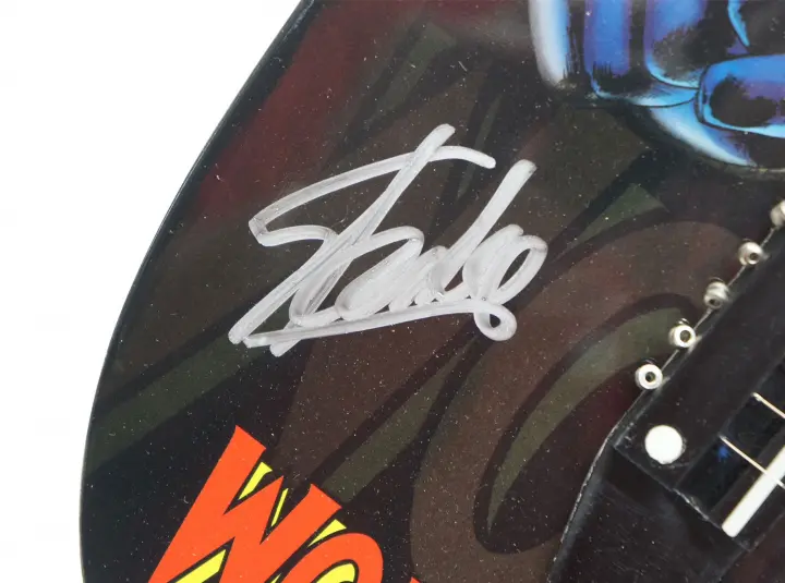 Peavey Marvel X-Men Wolverine Graphic 1/2 Size Acoustic Guitar Signed ...